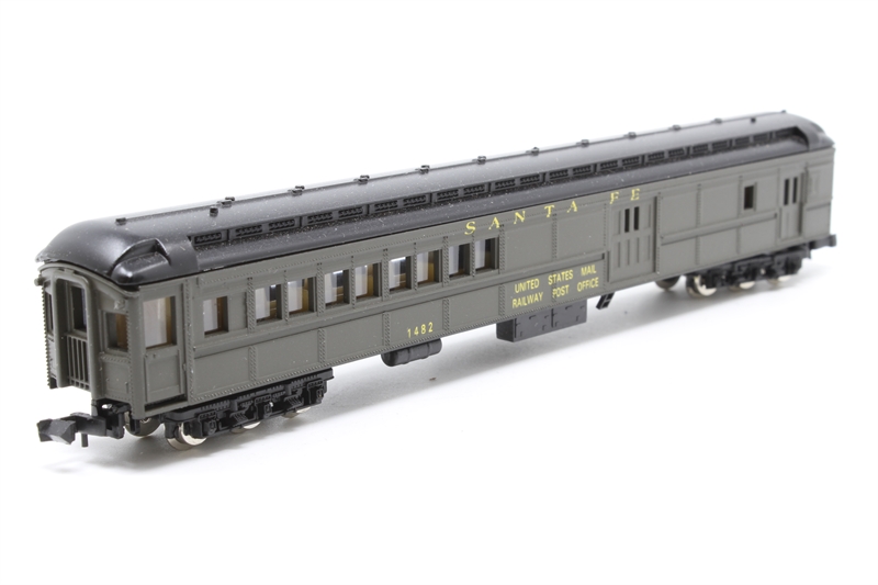 Model Power by MRC MP8625 Heavyweight Combine Car 1482 of the Santa Fe