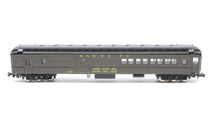 Model Power by MRC MP8625 Heavyweight Combine Car 1482 of the Santa Fe