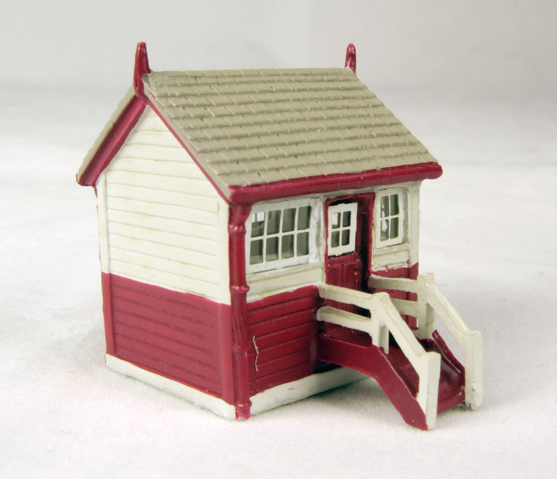 Hornby N8721 Wooden platform signal box - Lyddle End "Station Life" Range