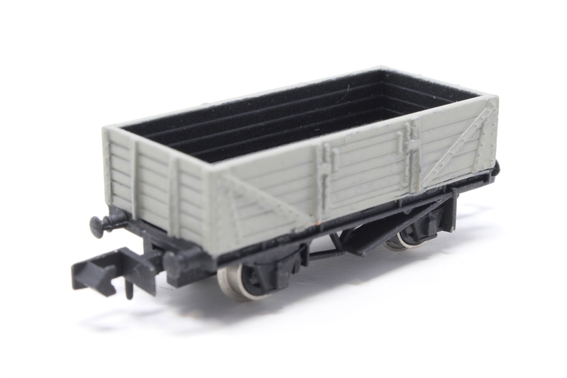 Graham Farish NG8 5-Plank Open Wagon in Unprinted GWR Grey