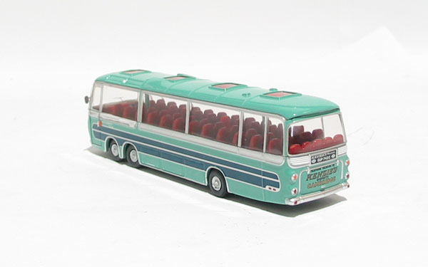 Corgi OM42412 Bedford VAL coach "Kenzies Coaches Ltd" - Hattons