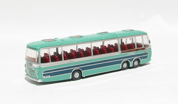 Corgi OM42412 Bedford VAL coach "Kenzies Coaches Ltd" - Hattons