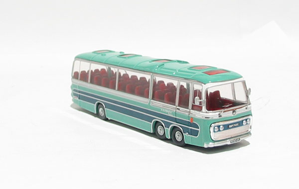 Corgi OM42412 Bedford VAL coach "Kenzies Coaches Ltd" - Hattons
