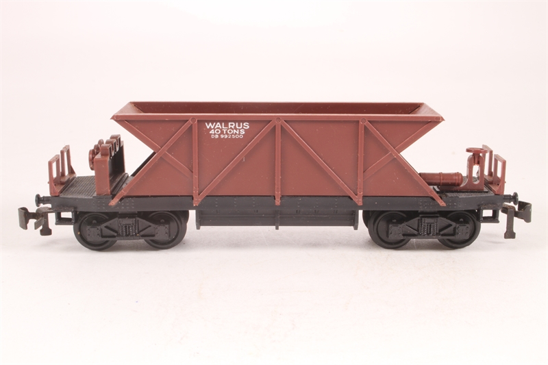 Playcraft P657 40T Walrus Hopper Wagon DB992500 - Hattons