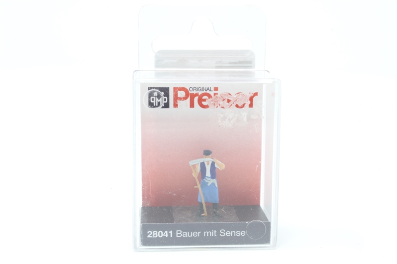 Preiser PR28041 Farmer with Scythe