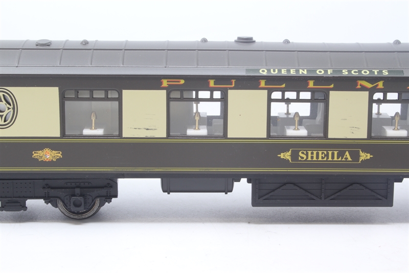Hornby R1024Parlour Pullman First Parlour Coach 'Sheila' - Hattons
