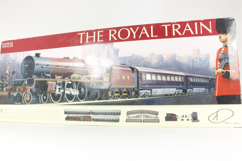 Hornby R1045 Marks & Spencer "The Royal Train Set" - Hattons