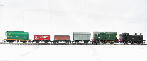 Hornby R1075 "Mixed Goods" complete DCC train set with - Hattons