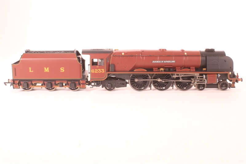 Hornby R1091 'The Royal Train' train set (Marks and - Hattons