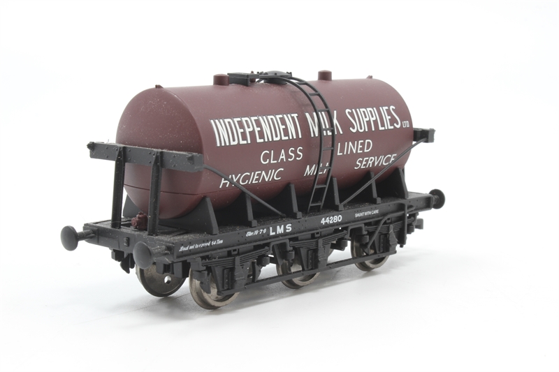 Hornby R1125-44280 6-Wheel LMS Milk Tank Wagon - Hattons