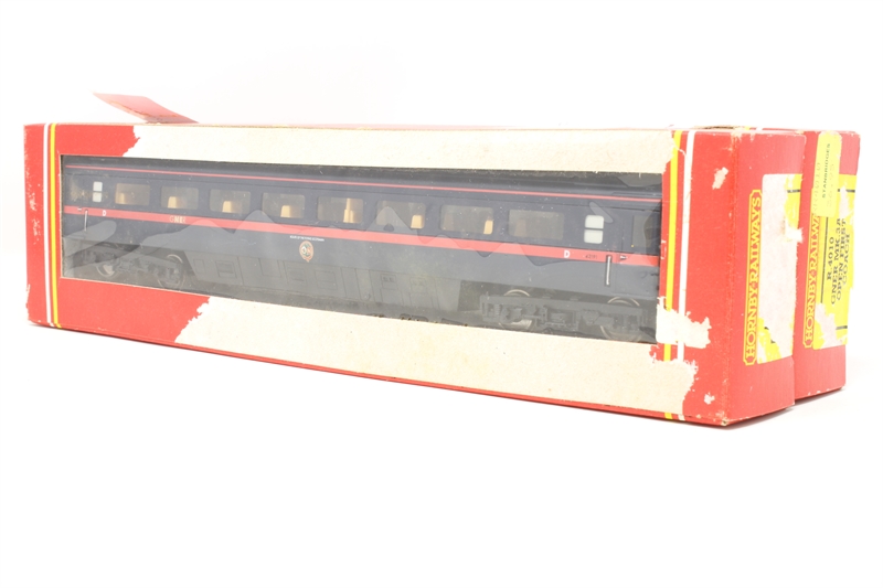 Hornby R2000Coaches Mk3 coaches in GNER livery - pack of two - split from