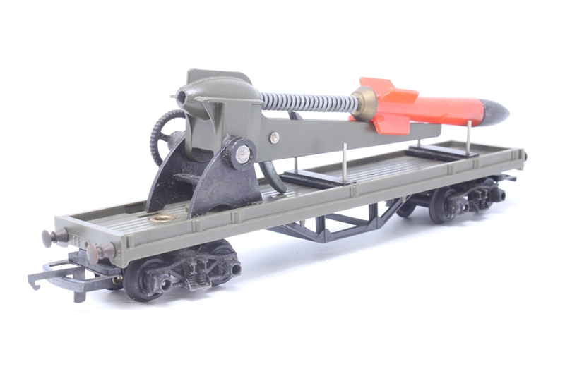 Tri-ang R216K Tactical Rocket Launcher Wagon in Khaki - Hattons