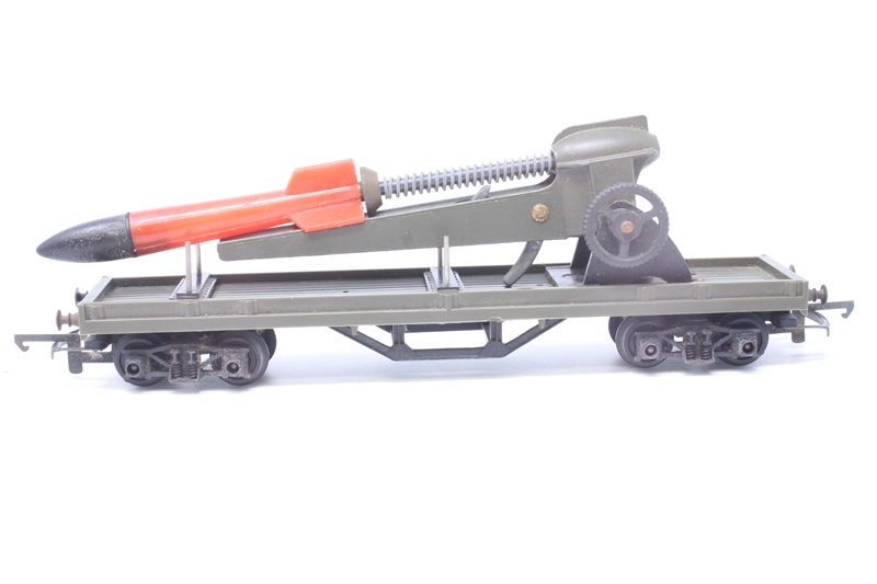 Tri-ang R216K Tactical Rocket Launcher Wagon in Khaki - Hattons