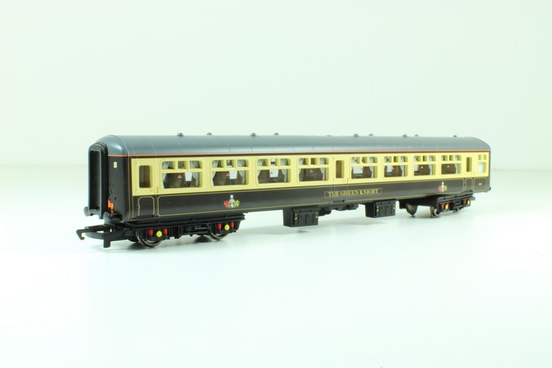 Hornby R2308MLN 'The Excalibur Express' Train Pack with 34067 Tangmere