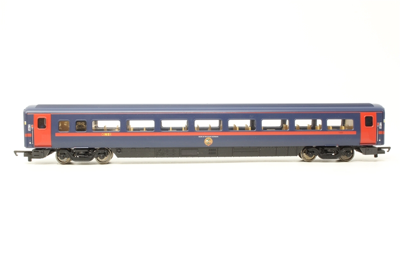 Hornby R2427-12400 Mk4 tourist open in GNER livery 12400 - separated ...