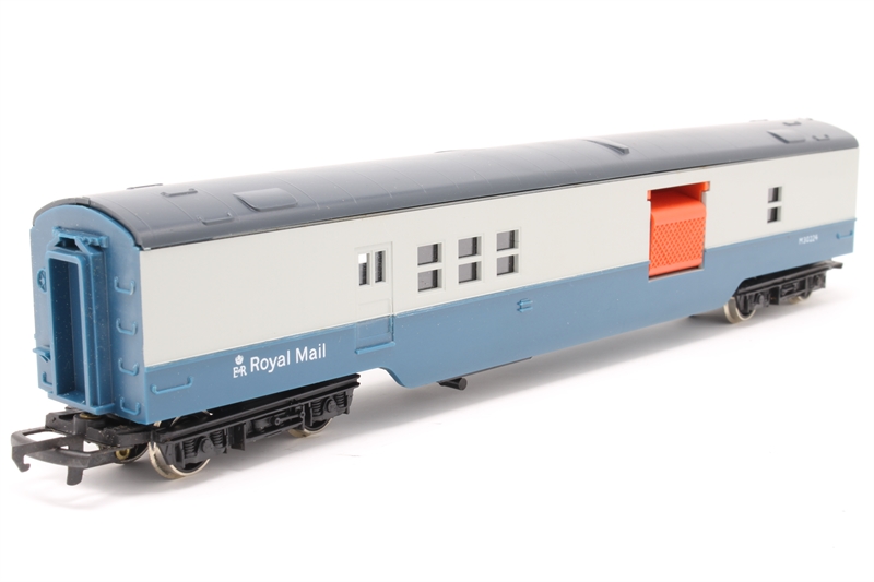 Hornby R401MailCoach Operating Transcontinental Mail Car - Hattons