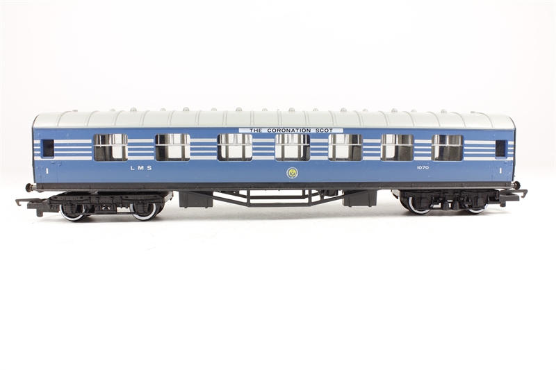 Hornby R422 LMS Period III CK Composite Corridor Coach in - Hattons