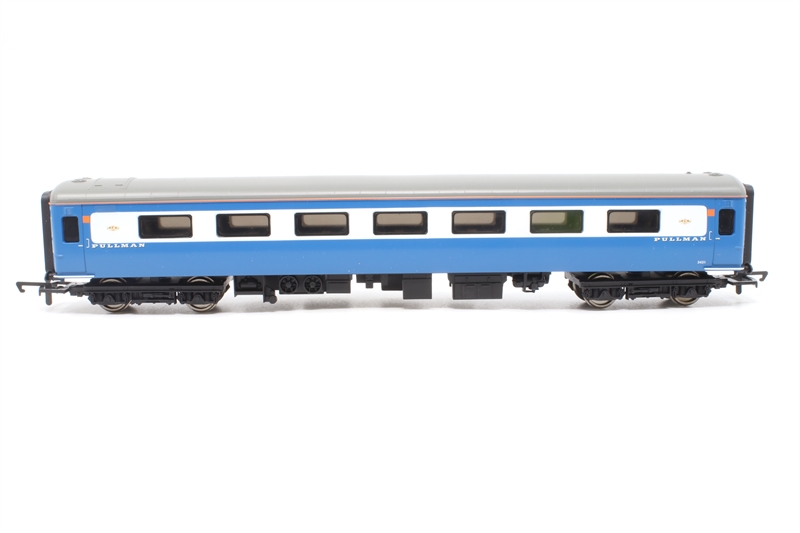 Hornby R4310-3431HOR Mk2 composite 3431in Blue Pullman livery - split
