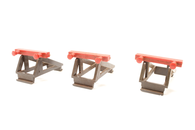 Tri-ang R494 Box of six buffer stops for Super Track system - Hattons