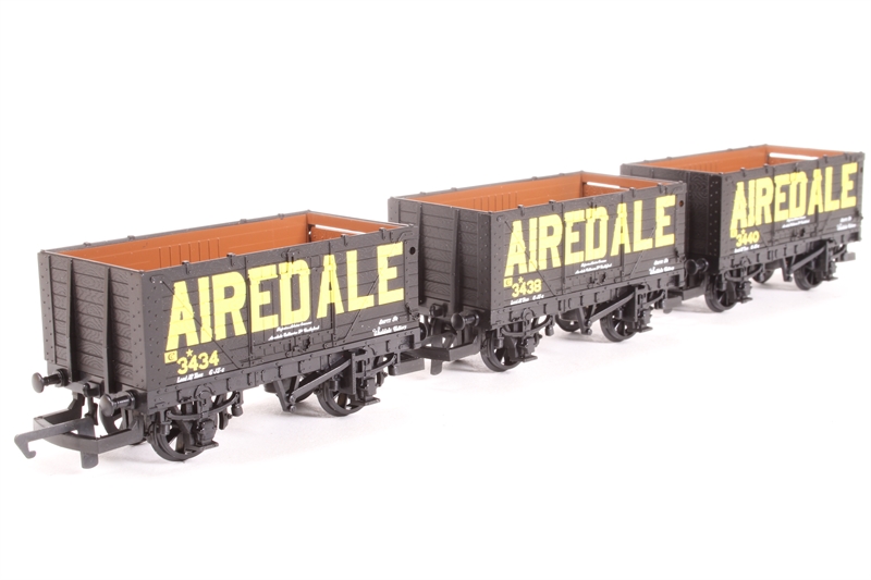 Hornby R6114 Airedale End Tipping Wagon - Three Wagon Pack - Hattons