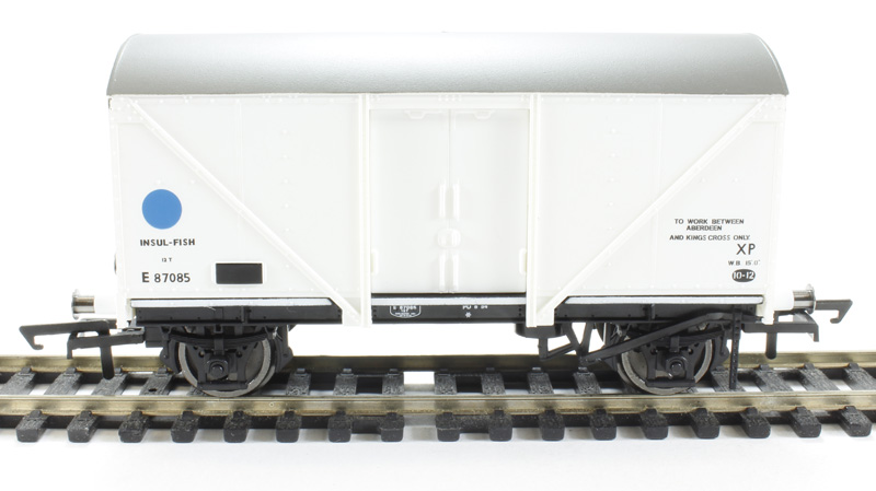 Hornby R6692 BR Blue Spot Fish Van 'E87085' - Hattons