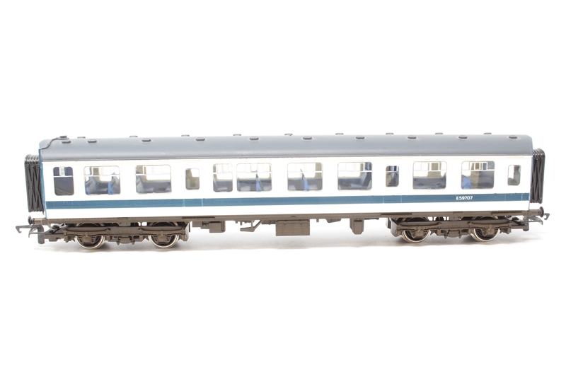 Hornby R698.CentreCar Class 110 Diesel Multiple Unit - Hattons