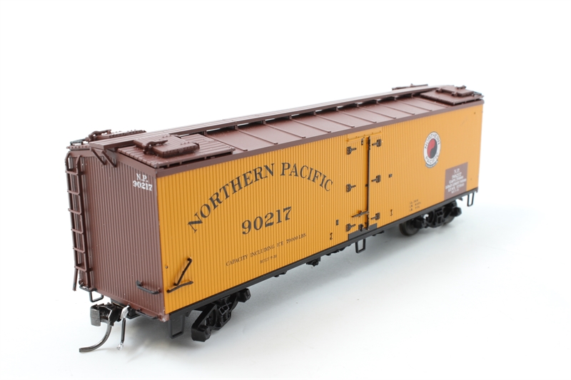 Red Caboose Co. RR-3442-58 40' Reefer boxcar of the Northern Pacific