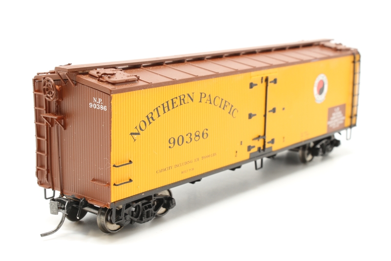 Red Caboose Co. RR-34429-65 42' wooden reefer car 'Northern Pacific'