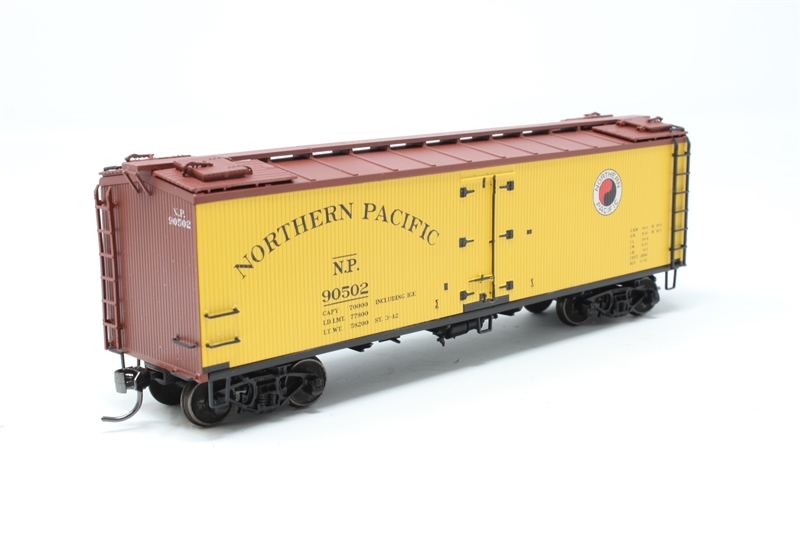Red Caboose Co. RR-34435 40' wooden reefer car of the Northern Pacific