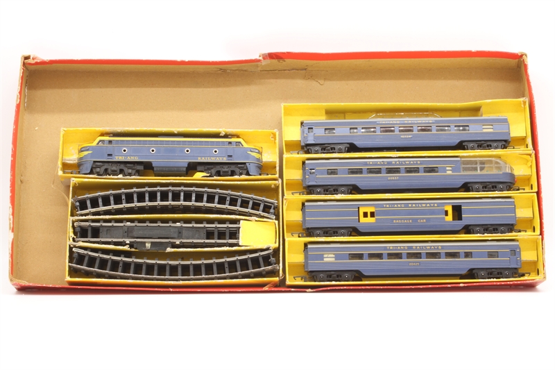 Tri-ang RS14TRI Transcontinental Diesel train set - Hattons