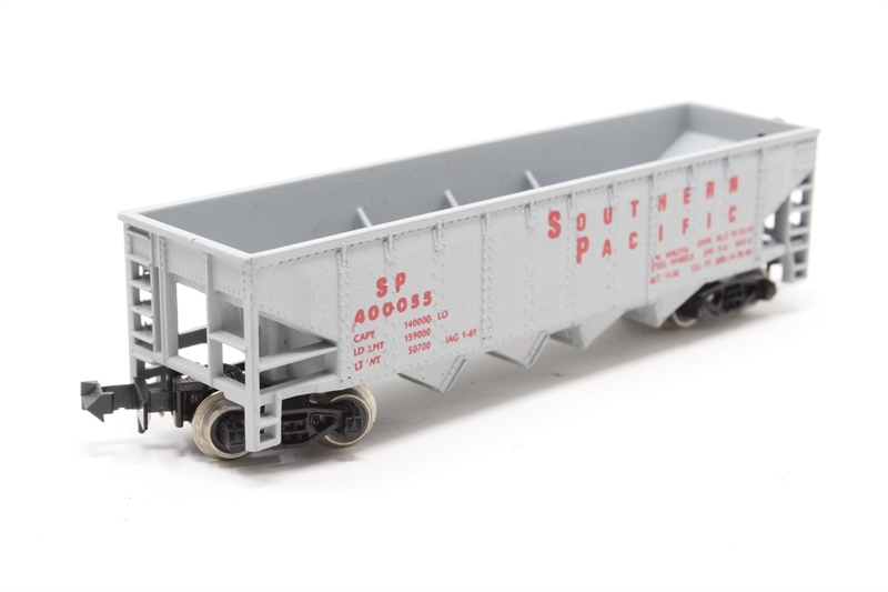Life-Like S786C 4-bay steel offset side open hopper of the - Hattons
