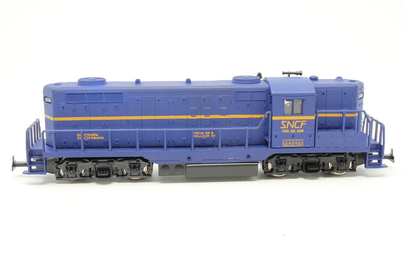 Mehano T038 Class 030 DE 539 of the SNCF - Hattons