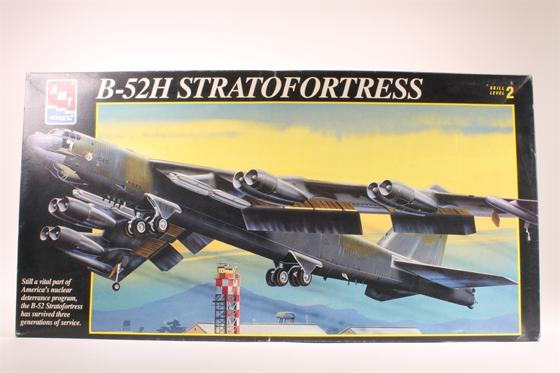 AMT T8623 B-52H Stratofortress - Hattons