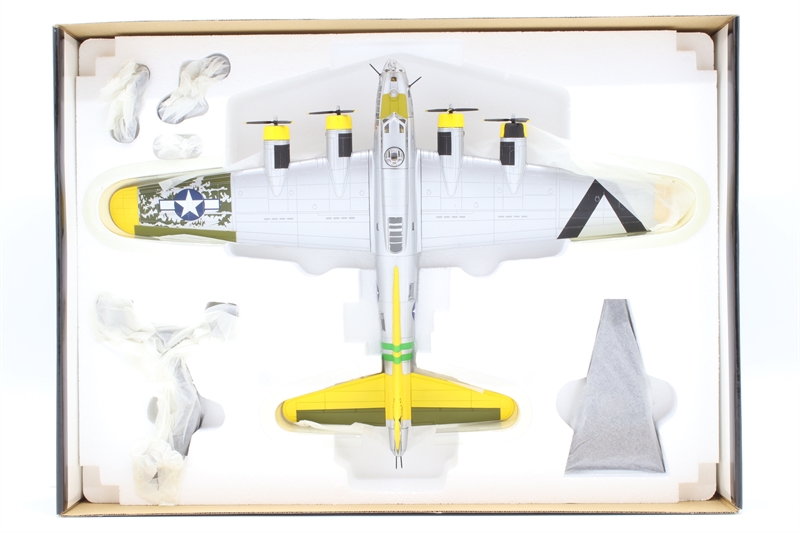 Corgi US33306 Boeing B-17G Flying Fortress United States - Hattons