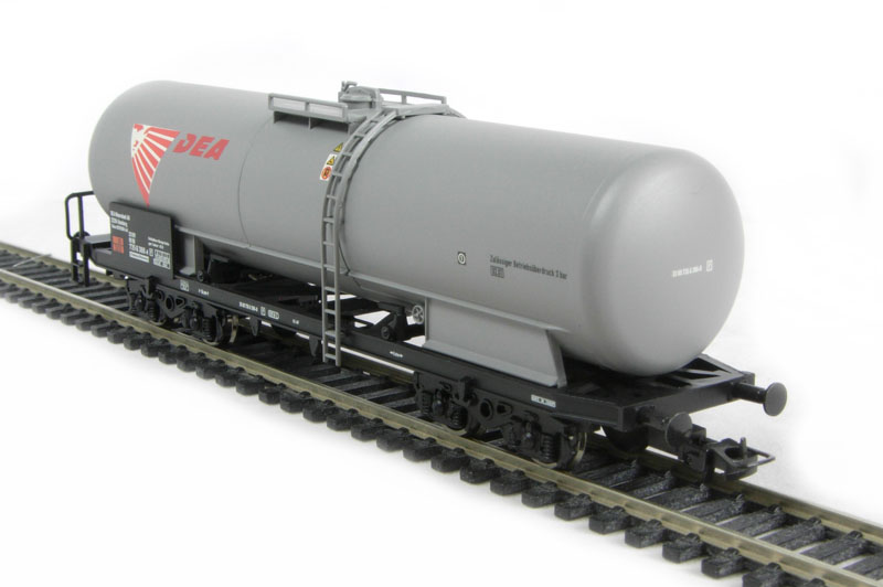 Liliput L225831 Tank wagon of the DB in "DEA" livery - Hattons