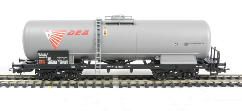 Liliput L225831 Tank wagon of the DB in "DEA" livery - Hattons