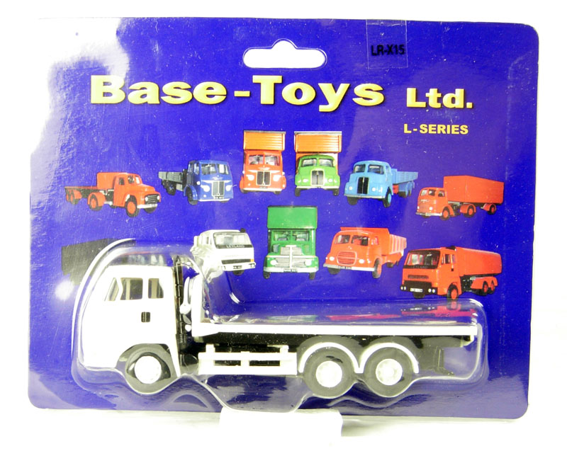 Base Toys LR-X15 Leyland Roadtrain 6-wheel flatbed lorry - Hattons