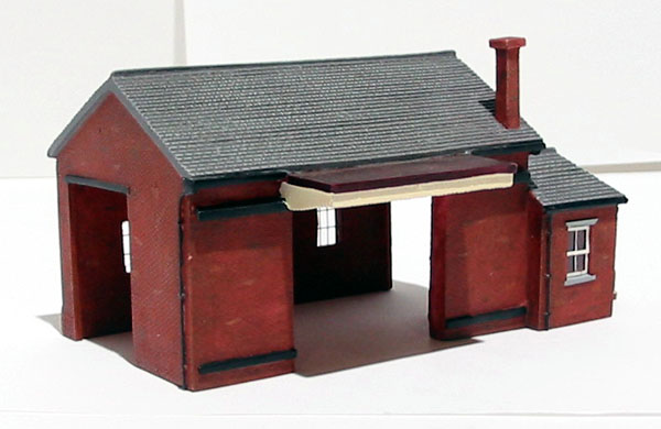 Hornby N8054 Goods shed with loading stage and crane - - Hattons