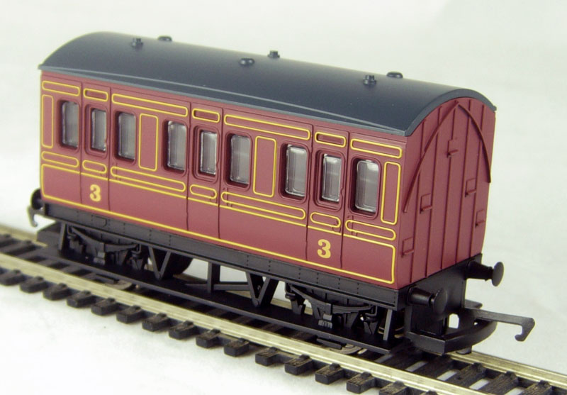 Hornby R468U LMS 4 wheel coach (unboxed) - Hattons